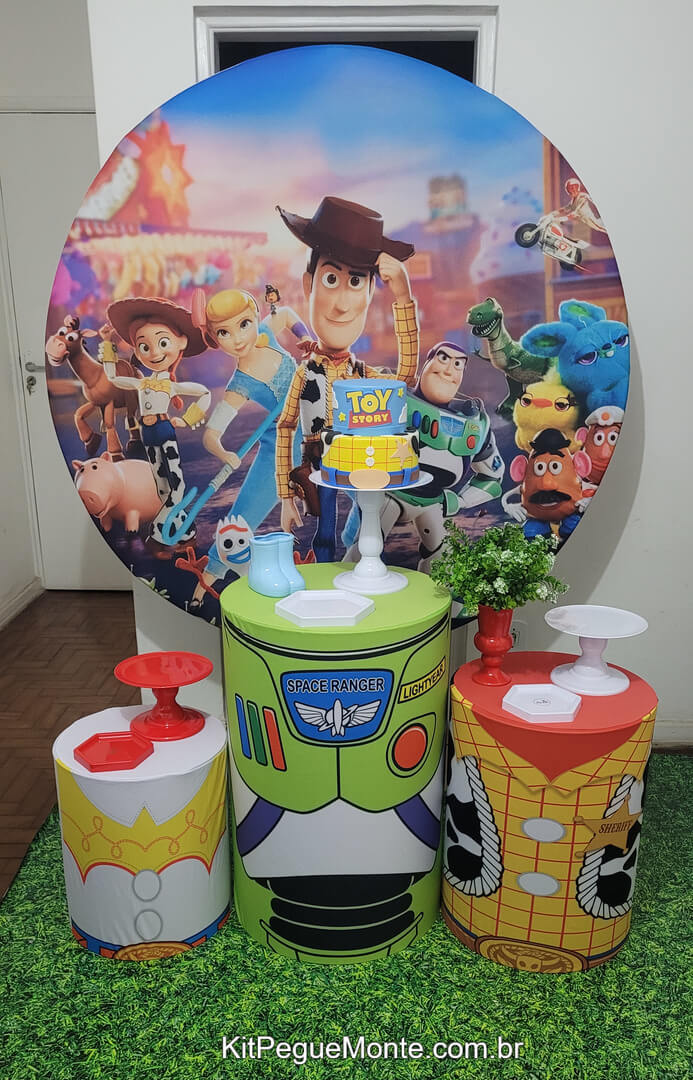Toy Story: Pegue e Monte para aluguel em SP - Kit Pegue e Monte